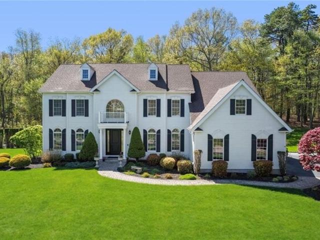 Lenihan Ln, East Greenwich, Home For Sale