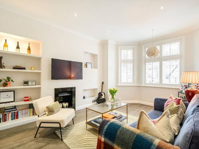 Lennox Gardens, Chelsea, London SW1X, 2 bed flat to rent, £4,333 pcm | PrimeLocation