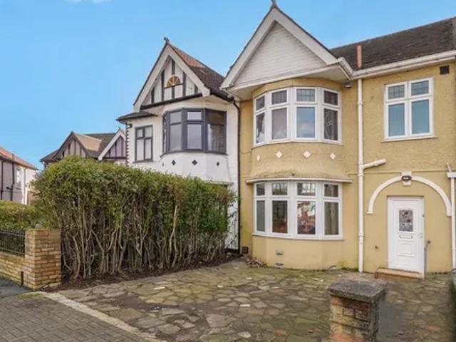 Lennox Gardens, Dudden Hill, London, NW10 1AB, United Kingdom | 4 bed townhouse for rent #140656095 | Rentberry