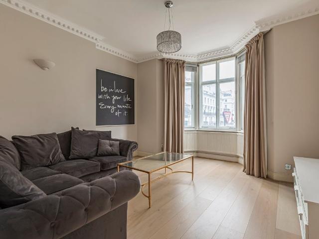 Lennox Gardens, Knightsbridge, London SW1X, 2 bed flat to rent, £4,767 pcm | PrimeLocation
