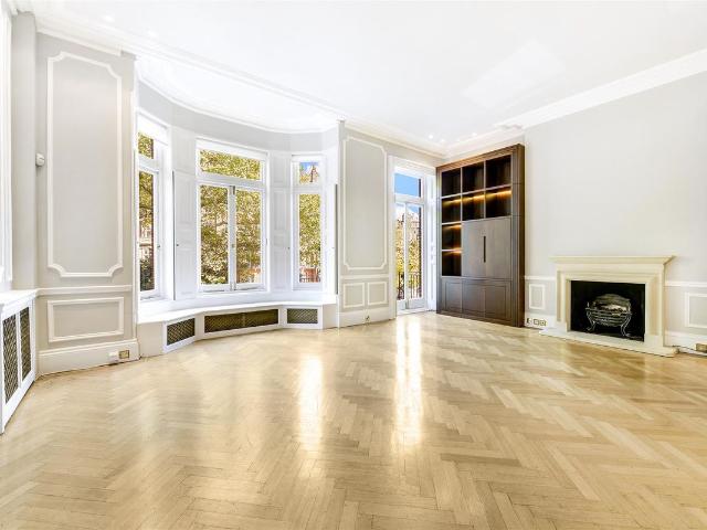 Lennox Gardens, Knightsbridge SW1X, 3 bed flat to rent, £8,900 pcm | PrimeLocation