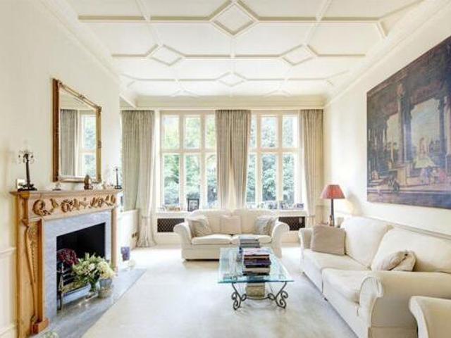 Lennox Gardens, Knightsbridge, 2 Bedroom Maisonette