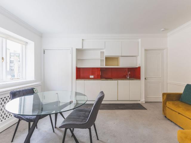 Lennox Gardens, London SW1X, 1 bed flat to rent, £2,730 pcm | PrimeLocation