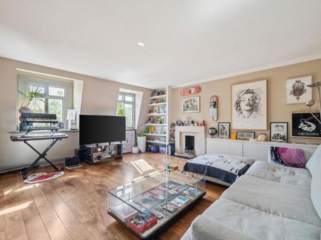 Lennox Gardens, London SW1X 2 bed flat to rent £5,850 pcm £1,350 pw