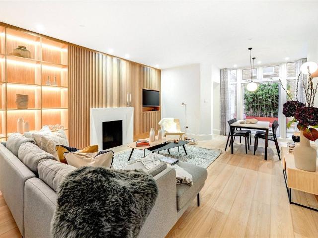 Lennox Gardens, London SW1X, 2 bed flat to rent, £8,450 pcm | PrimeLocation