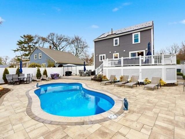 Lenox Ave, Saugus, Home For Sale