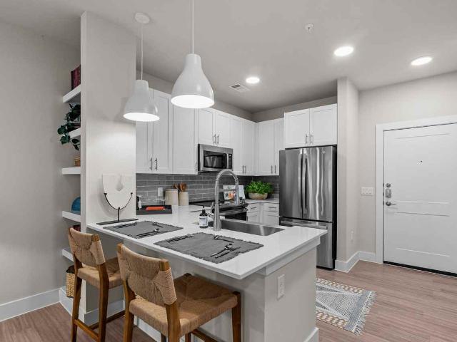 Lenox Bayside 1 Bedroom Apartment for Rent at 250 N Village Dr, Houston, TX 77598 Clear Lake