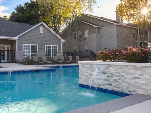 Lenox Gates 1 Bedroom Apartment for Rent at 1500 Hillcrest Rd, Mobile, AL 36695 Overton