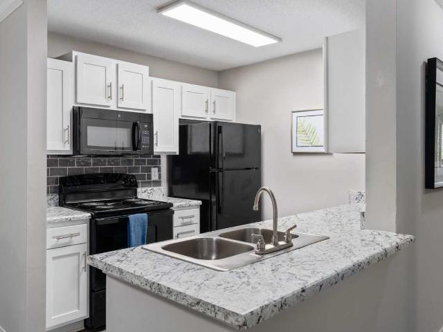 Lenox Gates 1 Bedroom Apartment for Rent at 1500 Hillcrest Rd, Mobile, AL 36695 Overton