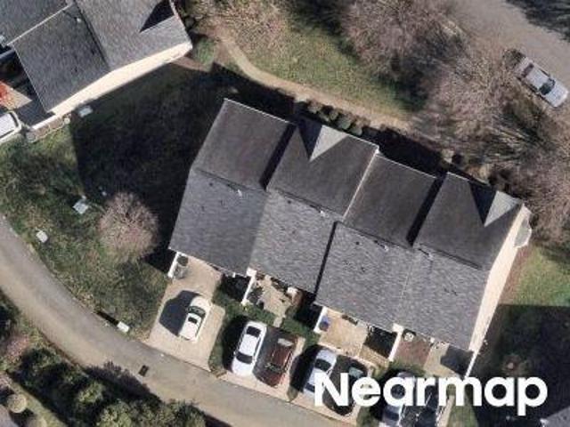 Lenox Pointe Dr