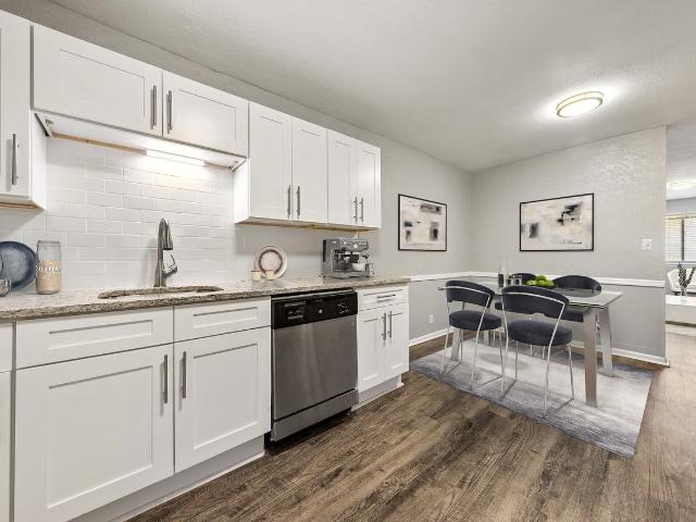 Lenox Place 1 Bedroom Apartment for Rent at 2572 Lenox Road Northeast, North Atlanta, GA 30324 Pine Hills