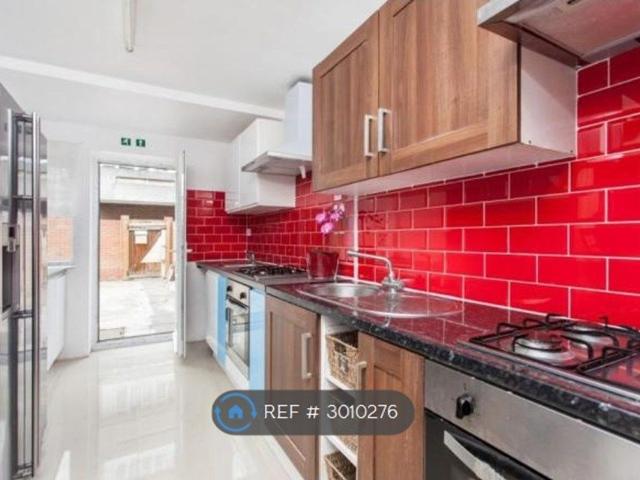Lensbury Way, London SE2, Room to rent, £799 pcm | PrimeLocation