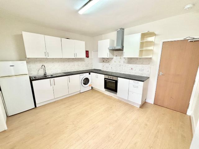 Leonard Road, London SW16, 3 bed terraced house to rent, £2,550 pcm | PrimeLocation