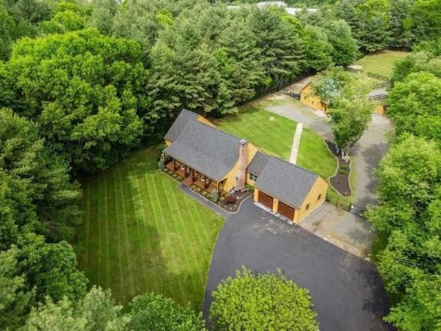 Leonard St, Lakeville, Farm House For