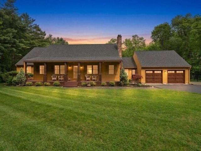 Leonard St, Lakeville, Farm House For