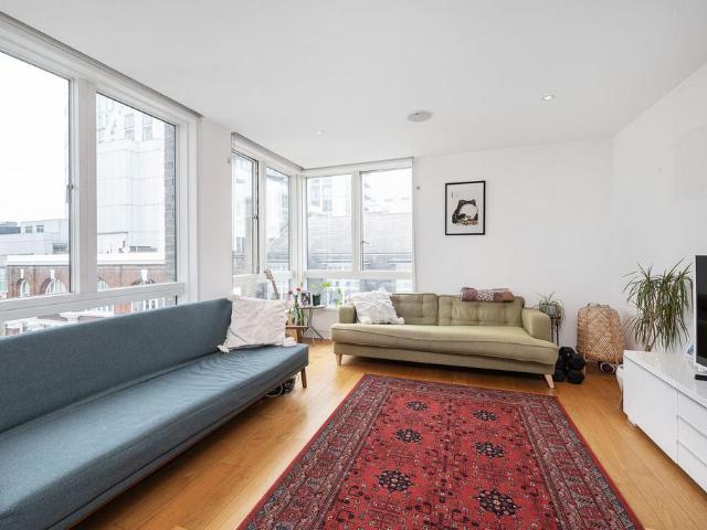 Leonard Street, Old Street, London, EC2A 1 bed flat to rent £4,500 pcm £1,038 pw