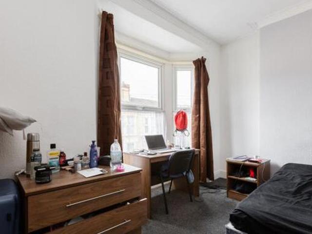 Leopold Road, Kensington, 1 Bedroom Property