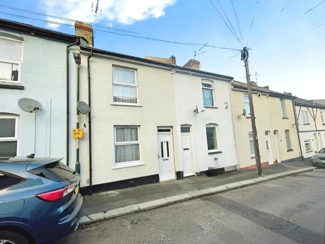 Leopold Road, Kent ME4 3 bed terraced house to rent £1,300 pcm £300 pw