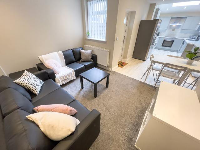Leopold Road L7, Room to rent, £477 pcm | PrimeLocation