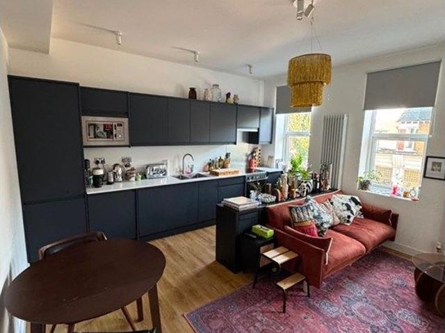 Leopold Road, London SW19, 2 bed flat to rent, £2,400 pcm | PrimeLocation