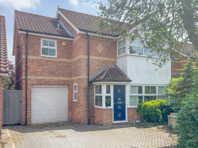 Leopold Road, Linslade, 2 LU7, 4 bed detached house to rent, £2,200 pcm | PrimeLocation