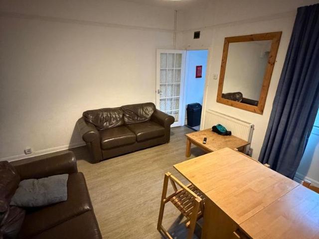Leopold Street, Loughborough LE11 5 bed house to rent £2,817 pcm £650 pw