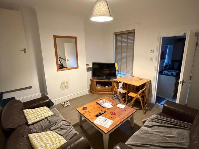 Leopold Street, Loughborough LE11 5 bed house to rent £2,838 pcm £655 pw