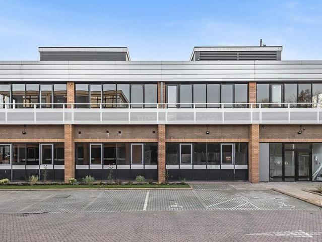 Leat House, Overbridge Square, Newbury 1 bed apartment to rent £1,150 pcm £265 pw