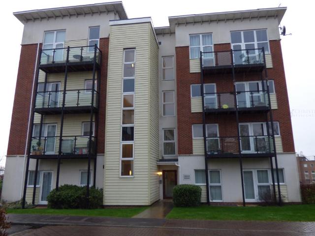 LEATHERHEAD 2 bed flat to rent £1,650 pcm £381 pw