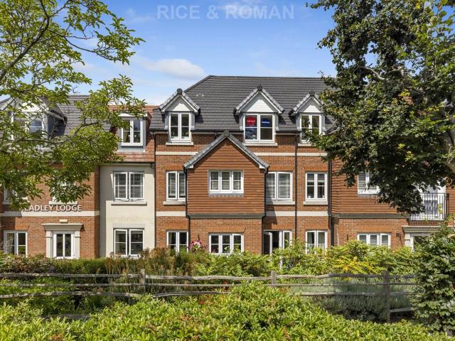 Leatherhead Road, Ashtead KT21, 1 bed flat to rent, £1,400 pcm | PrimeLocation