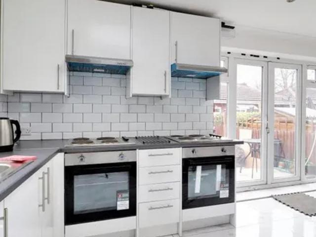 Leaver Gardens, London, UB6 8EP, United Kingdom | Room for rent #138316033 | Rentberry