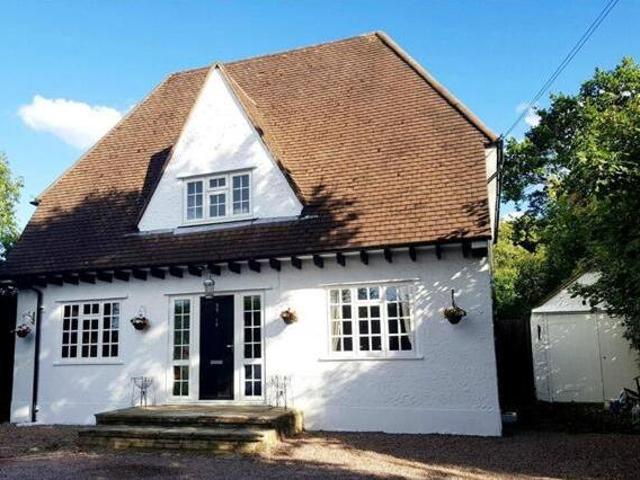 Leaves Green Road, Keston, 3 Bedroom Detached