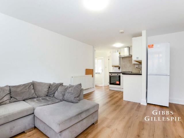 Leavesden Road, Watford, Hertfordshire WD24, 1 bed flat to rent, £1,250 pcm | PrimeLocation