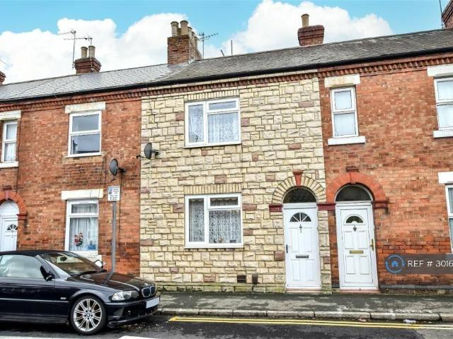 Leavesden Road, Watford, WD24 3 bed terraced house to rent £1,950 pcm £450 pw