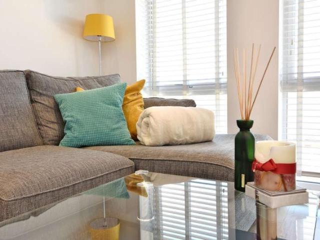 Leavesden Road, Watford, WD24