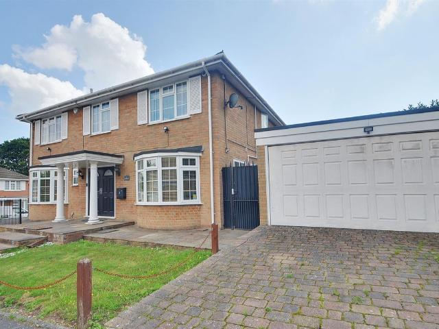 Leavesden Road, Stanmore HA7, 5 bed detached house to rent, £4,250 pcm | PrimeLocation