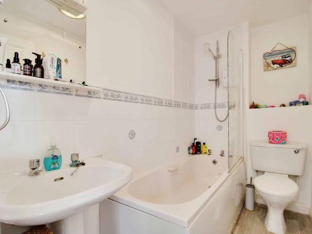 Lea Close, Swindon, Swindon, SN25