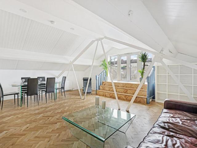 Lea Bridge Lofts, 363A Lea Bridge. 2 bed apartment to rent £2,600 pcm £600 pw