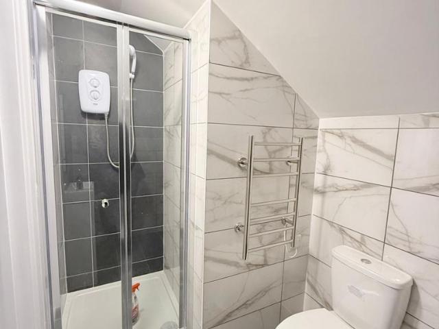Lea Bridge Road, London, E5 Studio to rent £1,213 pcm £280 pw