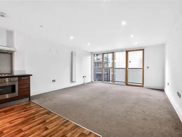 Lea Bridge Road, London, E5 9UB