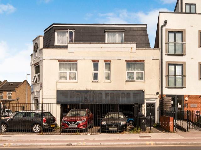 Lea Bridge Road, London E17, 1 bed flat to rent, £1,400 pcm | PrimeLocation