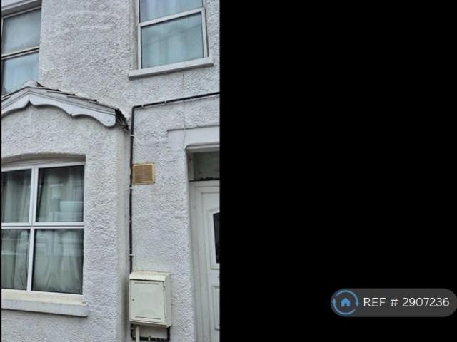 Lea Road, Southall, UB2 2 bed flat to rent £1,850 pcm £427 pw