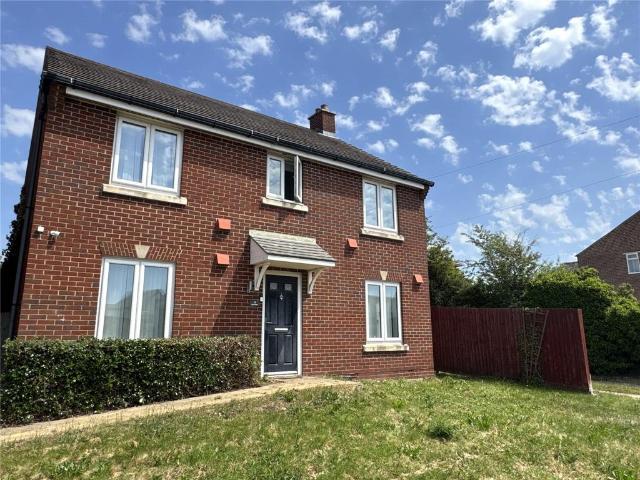 Lea Walk, Hucclecote Road. 4 bed detached house to rent £1,900 pcm £438 pw