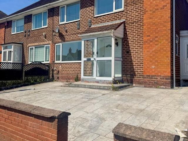 Lea Village, Birmingham B33, 3 bed property to rent, £1,300 pcm | PrimeLocation