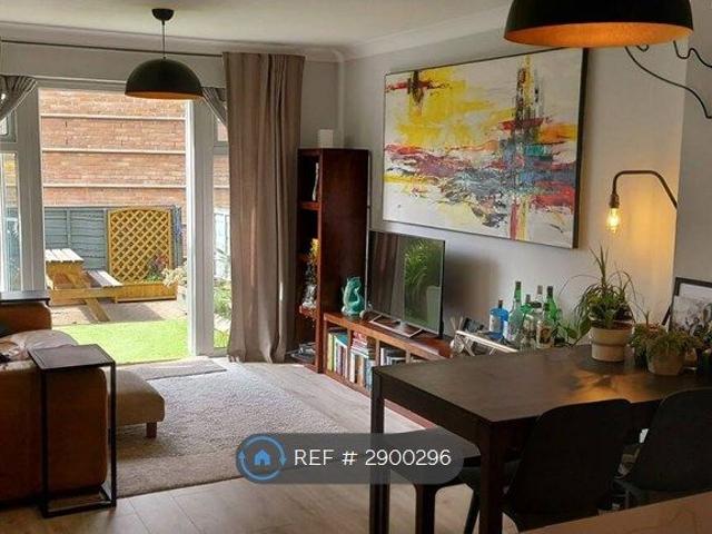 Leabank Square, London E9, 2 bed maisonette to rent, £2,700 pcm | PrimeLocation