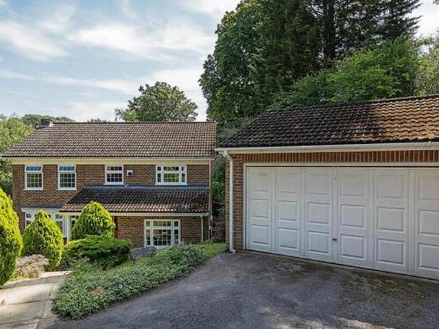 Leacroft Close, Kenley, 4 Bedroom House