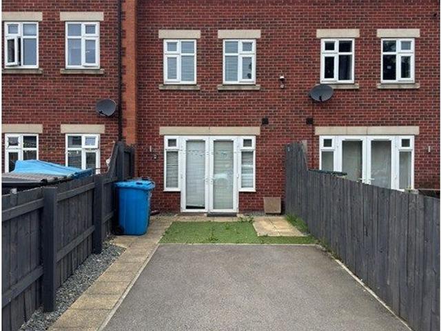 Leads Road, Hull HU7, 3 bed terraced house to rent, £900 pcm | PrimeLocation