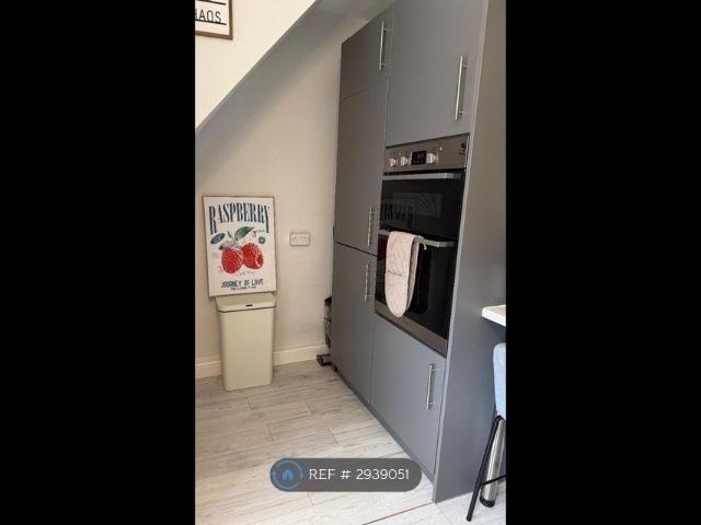 Leadwell Lane, Leeds LS26, 2 bed end terrace house to rent, £875 pcm | PrimeLocation