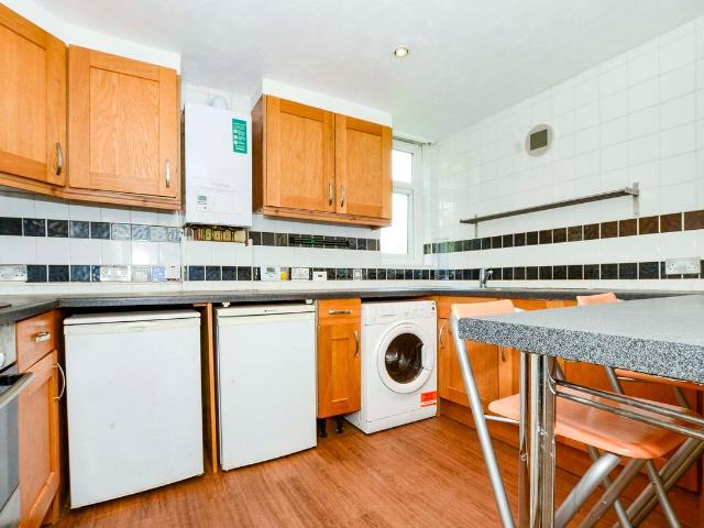 Leaf Close, Northwood HA6, 1 bed flat to rent, £1,400 pcm | PrimeLocation