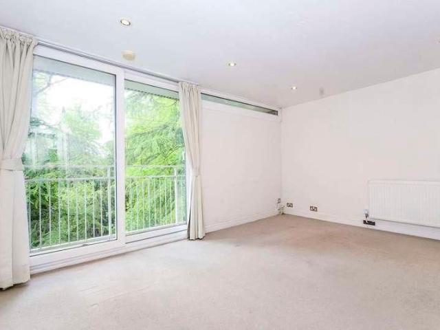 Leaf Close, Northwood, HA6